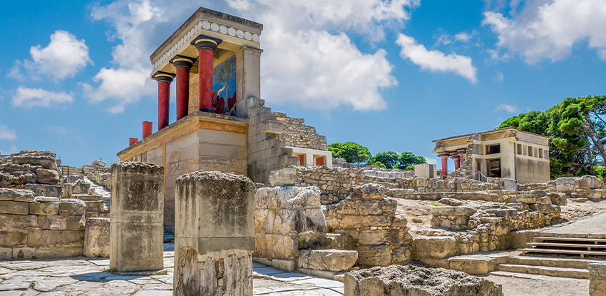 Snake Goddesses and Bull Jumpers: Women in Ancient Crete | The American ...