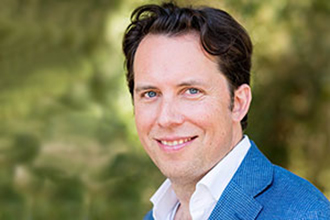 Faculty Feature with Stephen Sawyer | The American University of Paris