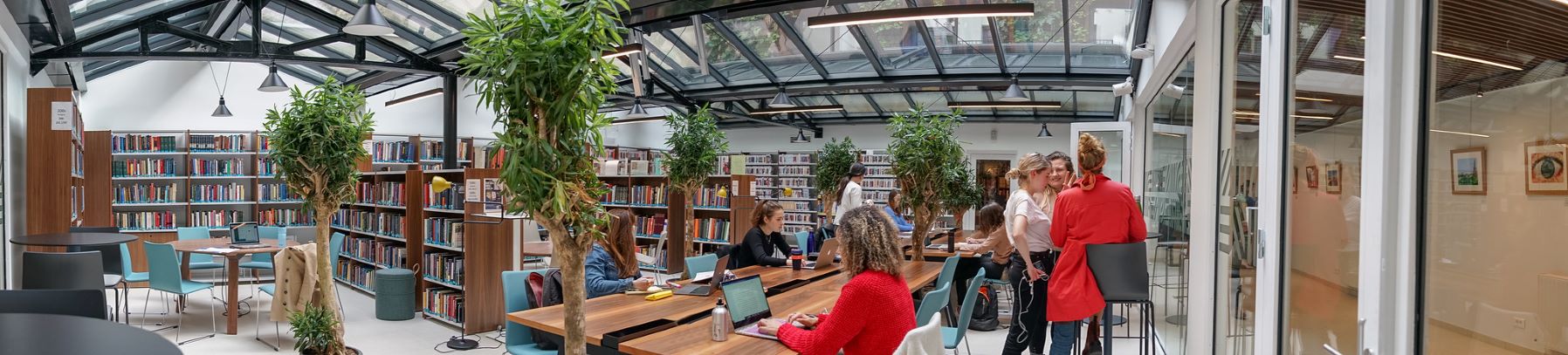 Prospective Students | The American University of Paris